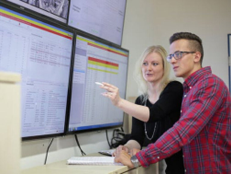 Apprenticeship | BLG LOGISTICS