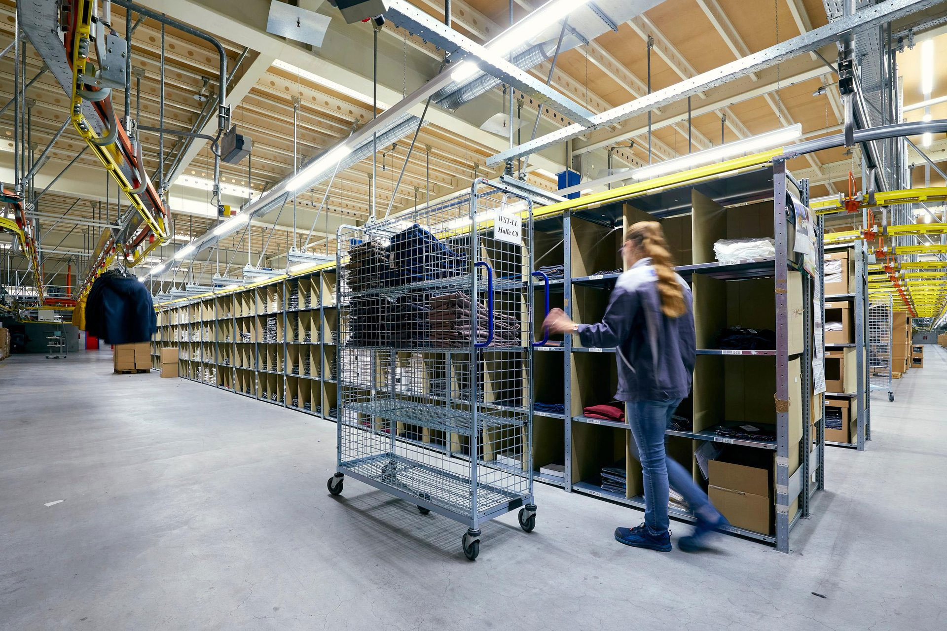 Kommissionierung - das Herzstück effizienter Logistikprozesse | BLG LOGISTICS