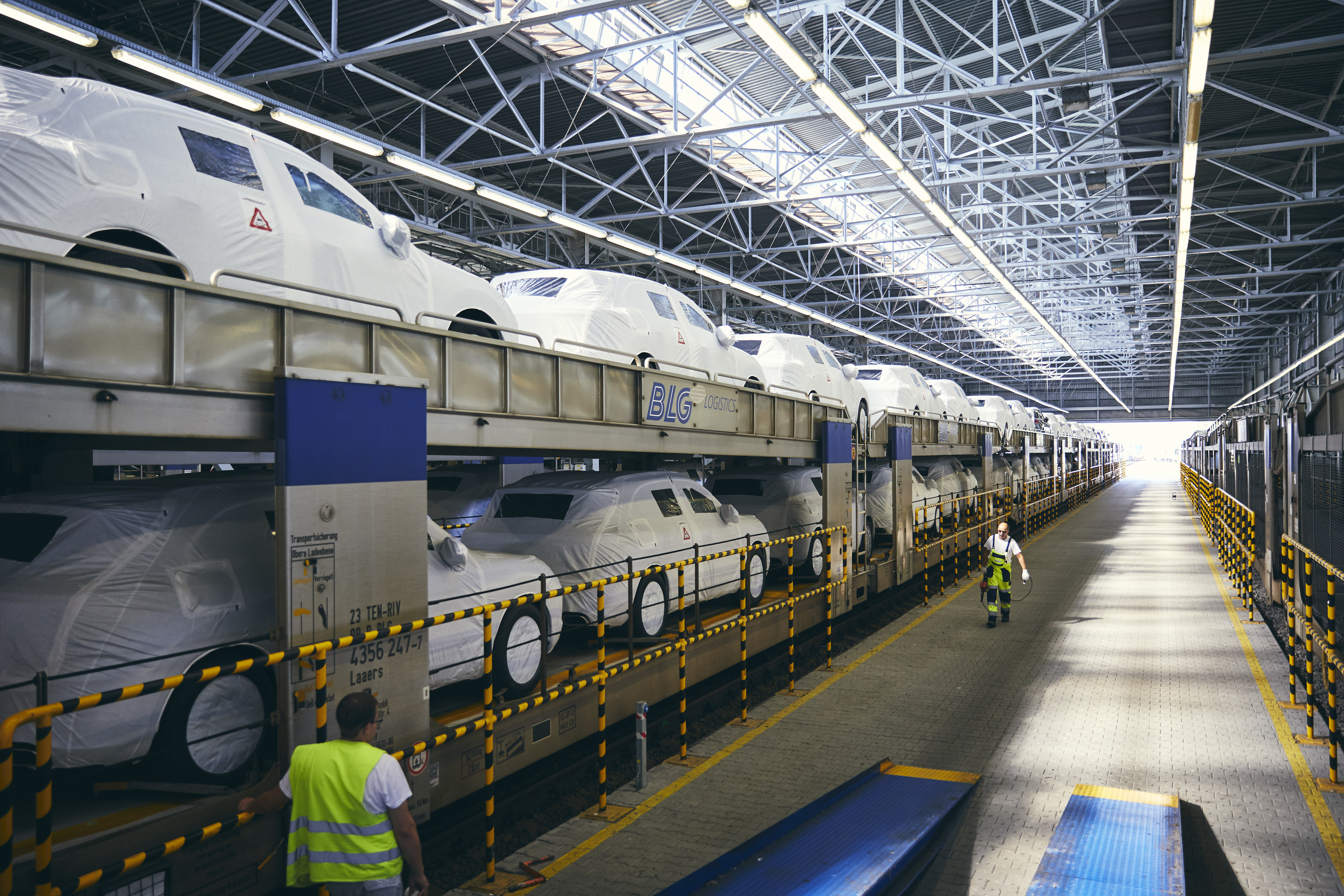 Vehicle transport | BLG LOGISTICS